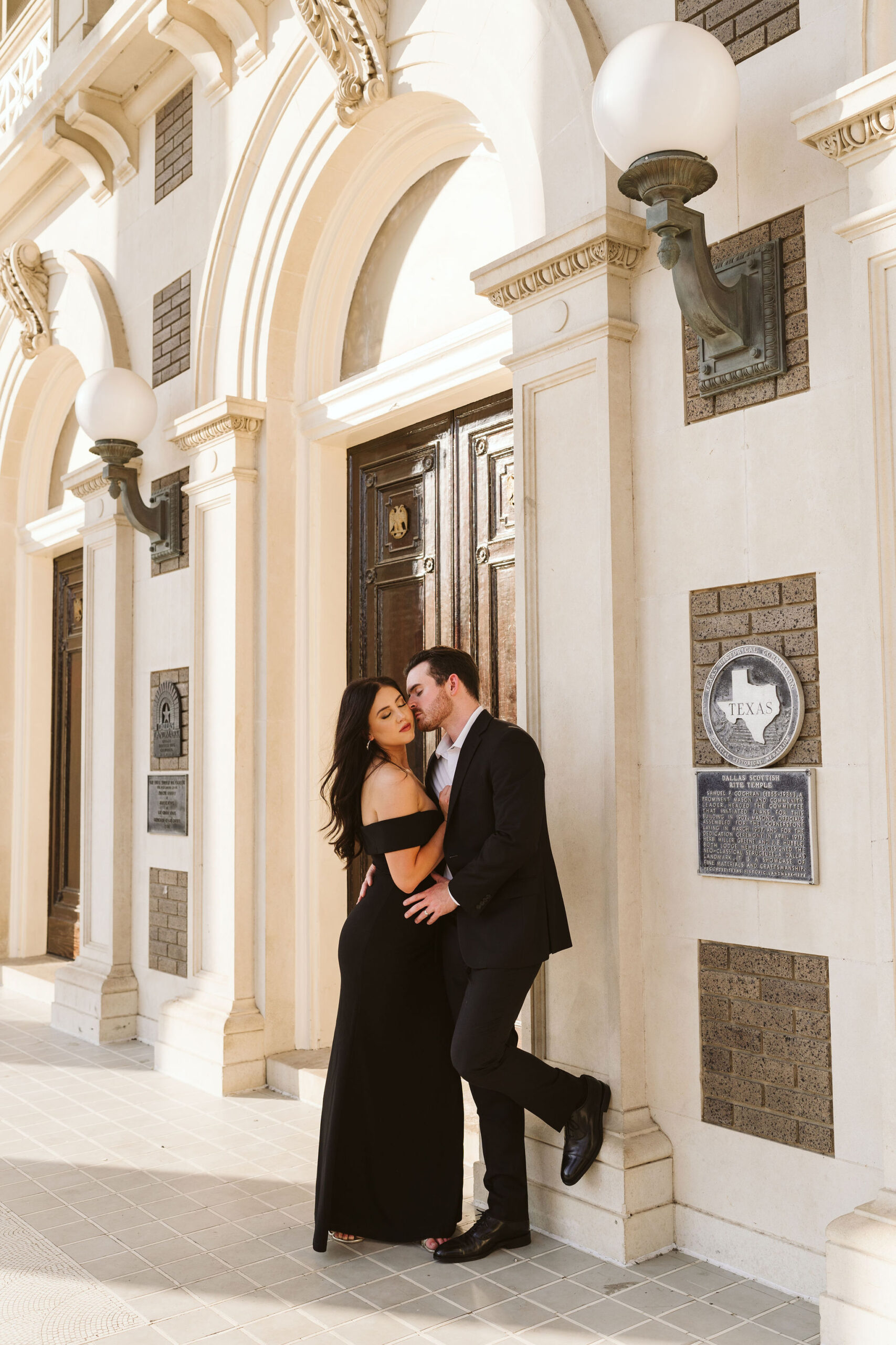 Romantic Downtown Dallas engagement session | Texas ...